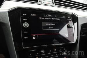 Black Volkswagen Passat B8 2022 in Riga, with an engine capacity of 2.00 L and mileage of 155 thousand km for 22900 €, photo 29 on AUTOMOTO.COM.LV