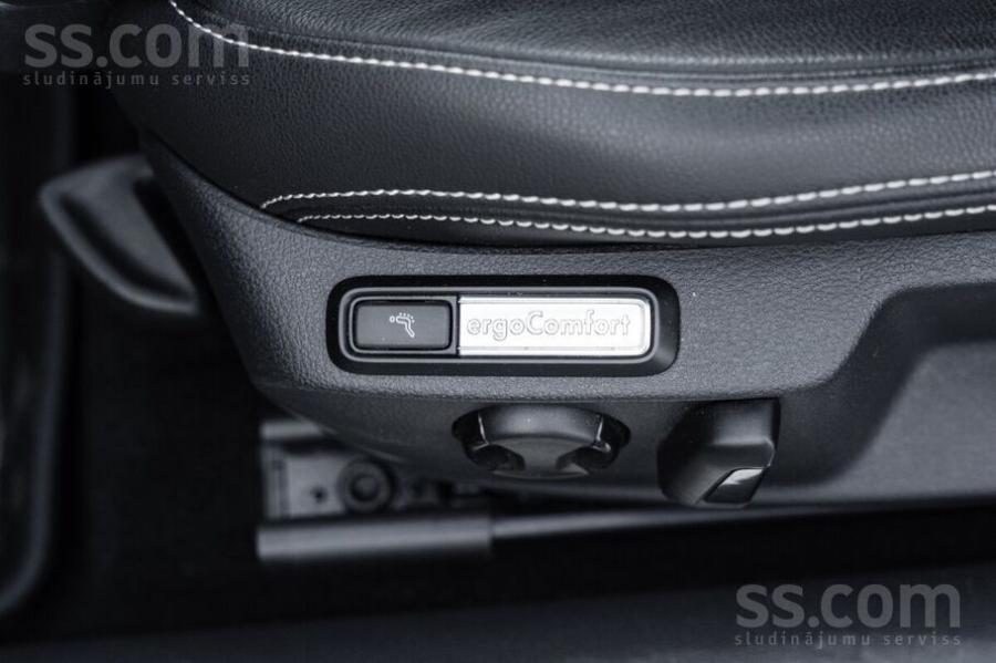 Melns Volkswagen Passat B8 2022 Rīga, ar dzinēja tilpumu 2.00 L un nobraukumu 118 tūkst. km par 23500 €, foto 17 vietnē AUTOMOTO.COM.LV