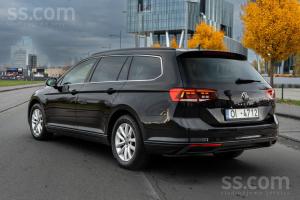 Black Volkswagen Passat B8 2023 in Riga, with an engine capacity of 1.50 L and mileage of 94 thousand km for 20490 €, photo 4 on AUTOMOTO.COM.LV