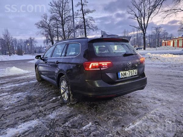 Black Volkswagen Passat B8 2023 in Riga, with an engine capacity of 1.50 L and mileage of 87 thousand km for 22990 €, photo 4 on AUTOMOTO.COM.LV