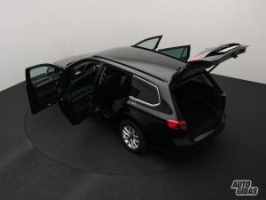 Black Volkswagen Passat B8 2023 in Vilnius, with an engine capacity of 2.00 L and mileage of 170 thousand km for 18599 €, photo 13 on AUTOMOTO.COM.LV