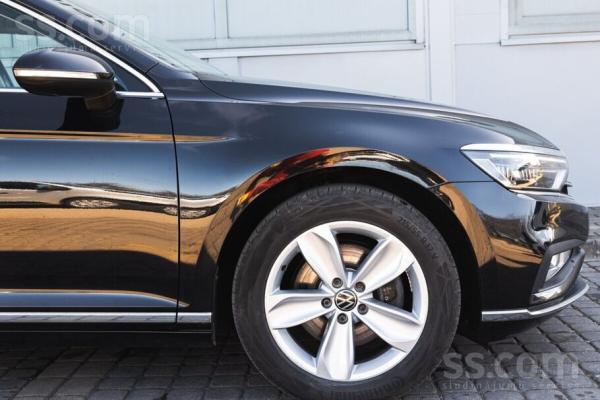 Black Volkswagen Passat B8 2023 in Ventspils, with an engine capacity of 2.00 L and mileage of 119 thousand km for 22990 €, photo 8 on AUTOMOTO.COM.LV
