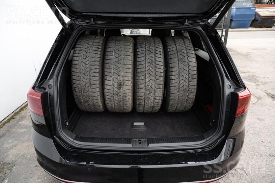 Melns Volkswagen Passat B8 2023 Rīga, ar dzinēja tilpumu 2.00 L un nobraukumu 136 tūkst. km par 23750 €, foto 10 vietnē AUTOMOTO.COM.LV