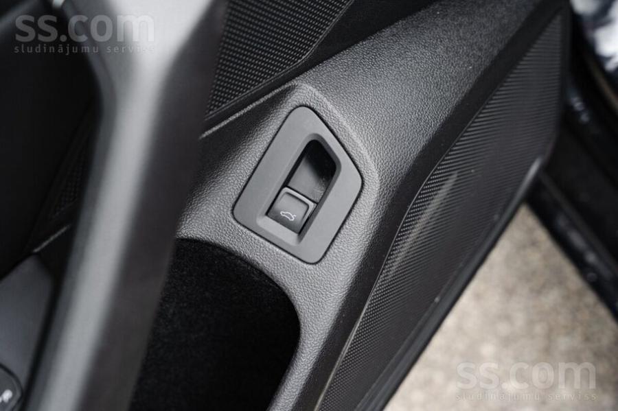 Melns Volkswagen Passat B8 2023 Rīga, ar dzinēja tilpumu 2.00 L un nobraukumu 136 tūkst. km par 23750 €, foto 14 vietnē AUTOMOTO.COM.LV