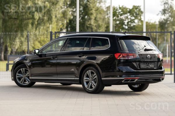 Black Volkswagen Passat B8 2023 in Riga, with an engine capacity of 2.00 L and mileage of 190 thousand km for 19900 €, photo 4 on AUTOMOTO.COM.LV
