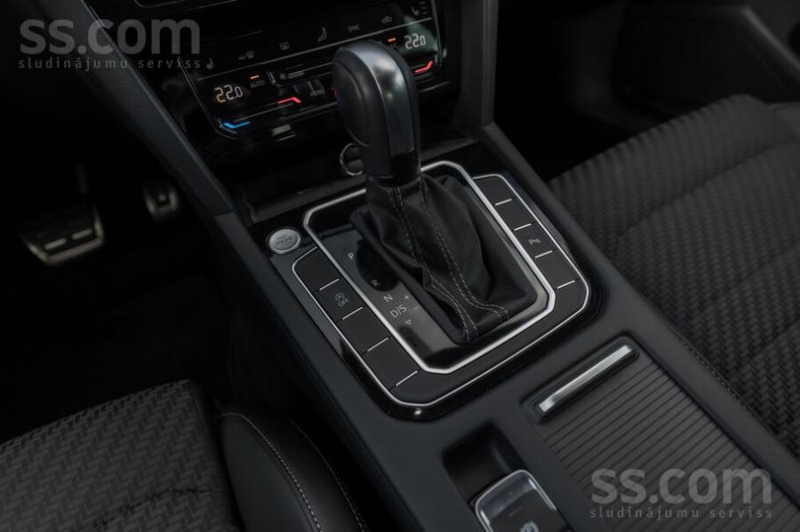 Black Volkswagen Passat B8 2023 in Riga, with an engine capacity of 2.00 L and mileage of 190 thousand km for 19900 €, photo 22 on AUTOMOTO.COM.LV