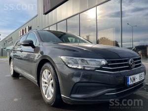 Black Volkswagen Passat B8 2023 in Riga, with an engine capacity of 1.50 L and mileage of 90 thousand km for 18900 €, photo 7 on AUTOMOTO.COM.LV