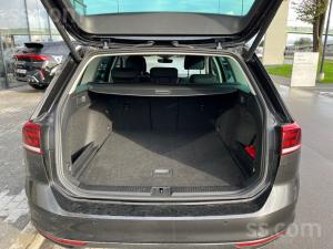 Black Volkswagen Passat B8 2023 in Riga, with an engine capacity of 1.50 L and mileage of 90 thousand km for 18900 €, photo 9 on AUTOMOTO.COM.LV