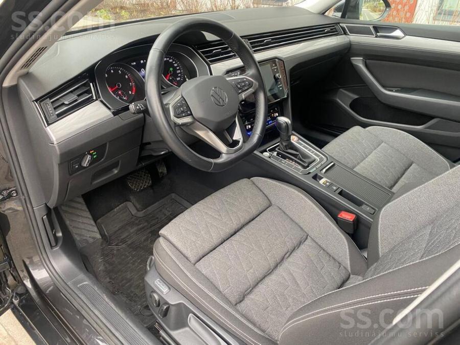 Black Volkswagen Passat B8 2023 in Riga, with an engine capacity of 1.50 L and mileage of 90 thousand km for 18900 €, photo 11 on AUTOMOTO.COM.LV