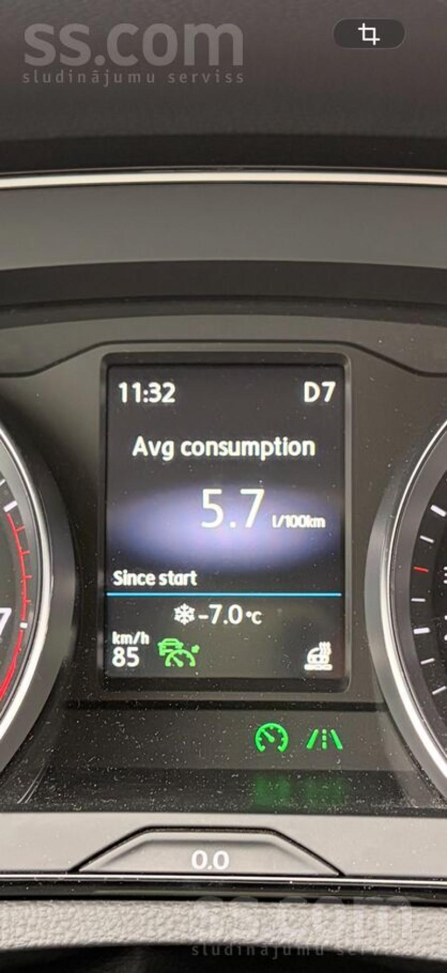 Black Volkswagen Passat B8 2023 in Riga, with an engine capacity of 1.50 L and mileage of 90 thousand km for 18900 €, photo 19 on AUTOMOTO.COM.LV