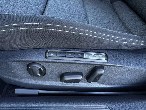Black Volkswagen Passat B8 2023 in Riga, with an engine capacity of 2.00 L and mileage of 230 thousand km for 16500 €, photo 10 on AUTOMOTO.COM.LV
