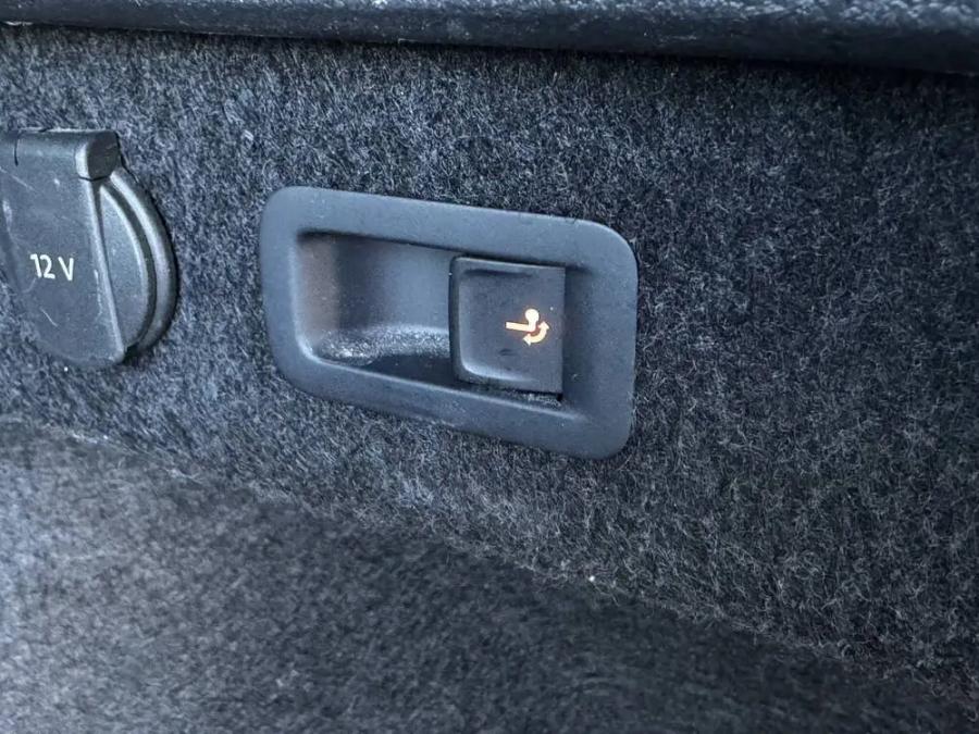 Melns Volkswagen Passat B8 2023 Rīga, ar dzinēja tilpumu 2.00 L un nobraukumu 230 tūkst. km par 16500 €, foto 31 vietnē AUTOMOTO.COM.LV