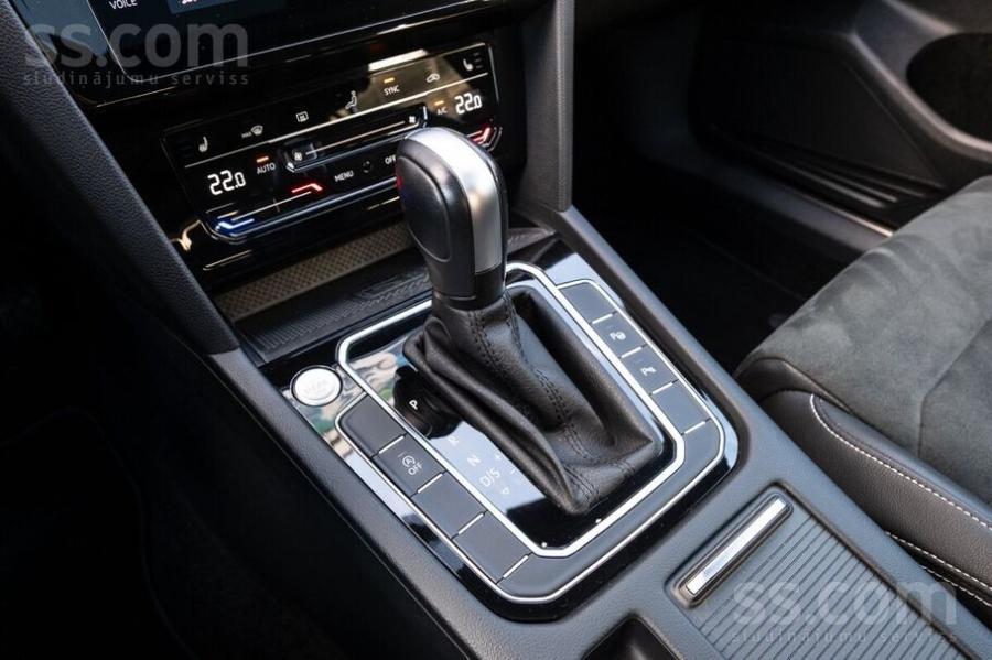 Melns Volkswagen Passat B8 2023 Rīga, ar dzinēja tilpumu 2.00 L un nobraukumu 118 tūkst. km par 22950 €, foto 17 vietnē AUTOMOTO.COM.LV