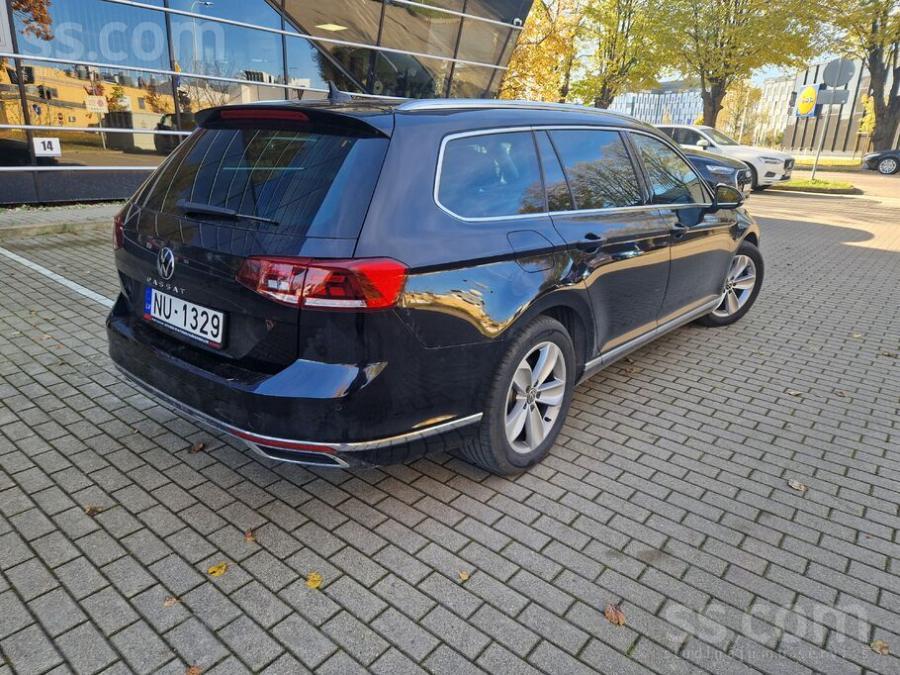 Black Volkswagen Passat B8 2024 in Riga, with an engine capacity of 1.50 L and mileage of 33 thousand km for 26800 €, photo 3 on AUTOMOTO.COM.LV