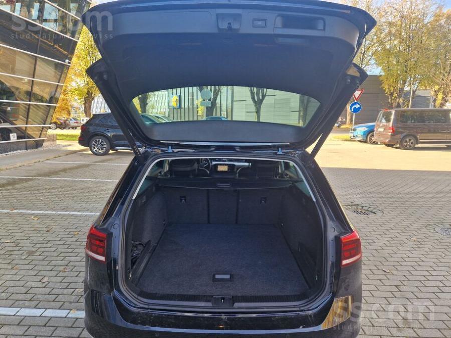 Black Volkswagen Passat B8 2024 in Riga, with an engine capacity of 1.50 L and mileage of 33 thousand km for 26800 €, photo 5 on AUTOMOTO.COM.LV
