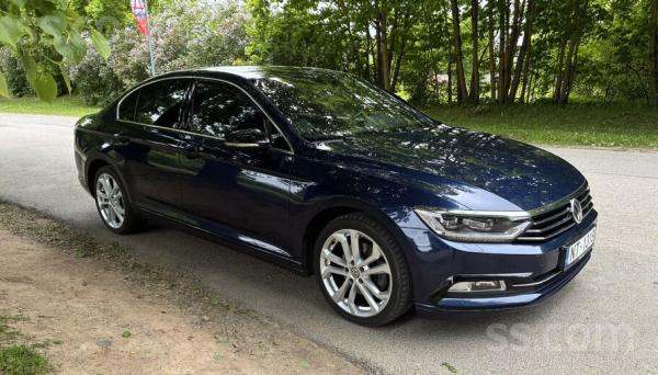 Blue Volkswagen Passat B8 2015 in Riga, with an engine capacity of 1.60 L and mileage of 198 thousand km for 12700 €, photo 1 on AUTOMOTO.COM.LV