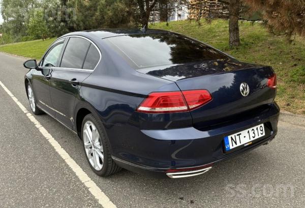 Blue Volkswagen Passat B8 2015 in Riga, with an engine capacity of 1.60 L and mileage of 198 thousand km for 12700 €, photo 5 on AUTOMOTO.COM.LV