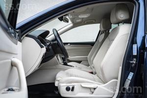 Blue Volkswagen Passat B8 2015 in Riga, with an engine capacity of 1.80 L and mileage of 162 thousand km for 9500 €, photo 11 on AUTOMOTO.COM.LV