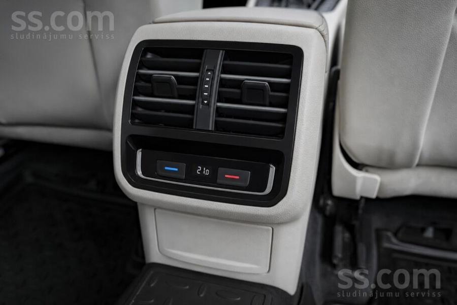 Blue Volkswagen Passat B8 2015 in Riga, with an engine capacity of 1.80 L and mileage of 162 thousand km for 9500 €, photo 16 on AUTOMOTO.COM.LV