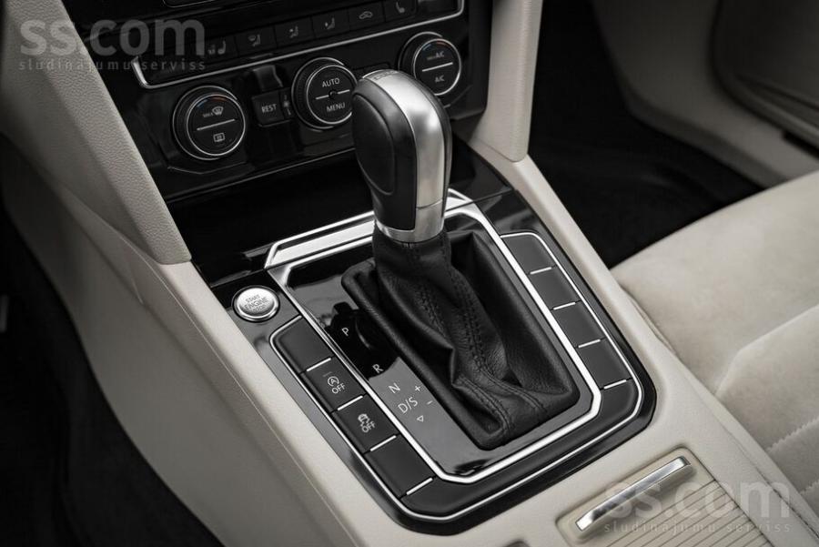 Blue Volkswagen Passat B8 2015 in Riga, with an engine capacity of 1.80 L and mileage of 162 thousand km for 9500 €, photo 21 on AUTOMOTO.COM.LV