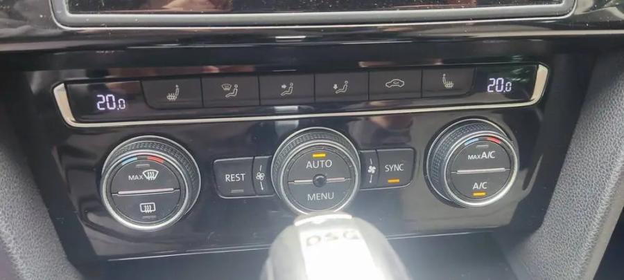 Zils Volkswagen Passat B8 2015 Rīga, ar dzinēja tilpumu 2.00 L un nobraukumu 206 tūkst. km par 10990 €, foto 11 vietnē AUTOMOTO.COM.LV