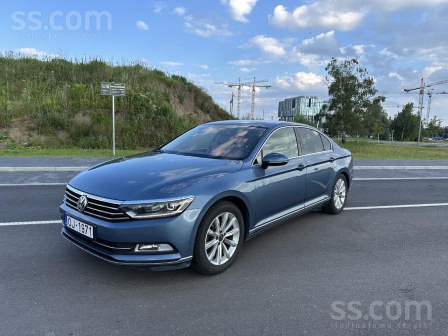 Blue Volkswagen Passat B8 2015 in Riga, with an engine capacity of 2.00 L and mileage of 283 thousand km for 8400 €, photo 1 on AUTOMOTO.COM.LV