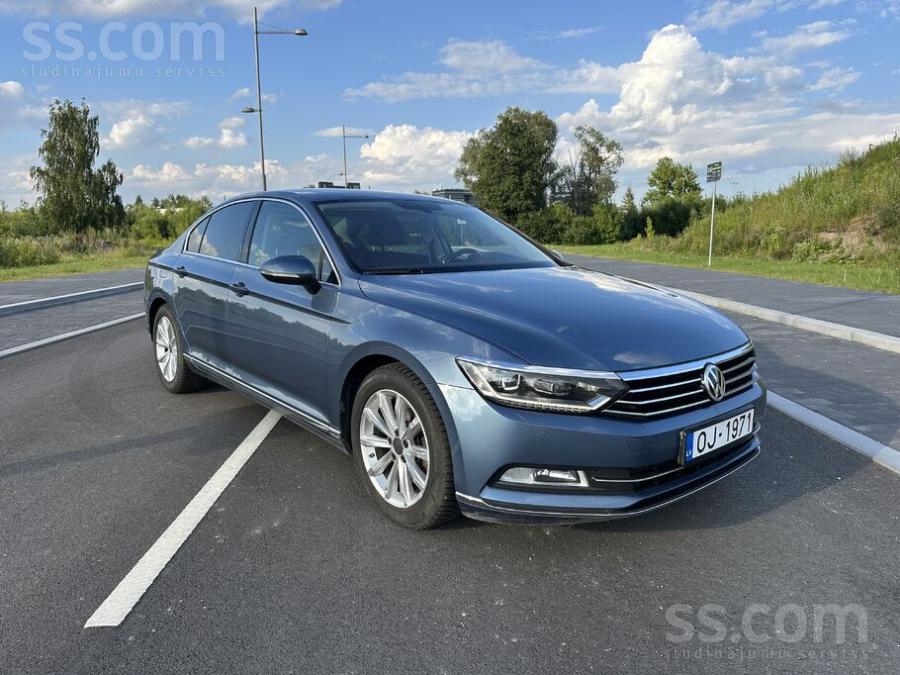 Blue Volkswagen Passat B8 2015 in Riga, with an engine capacity of 2.00 L and mileage of 283 thousand km for 8400 €, photo 3 on AUTOMOTO.COM.LV
