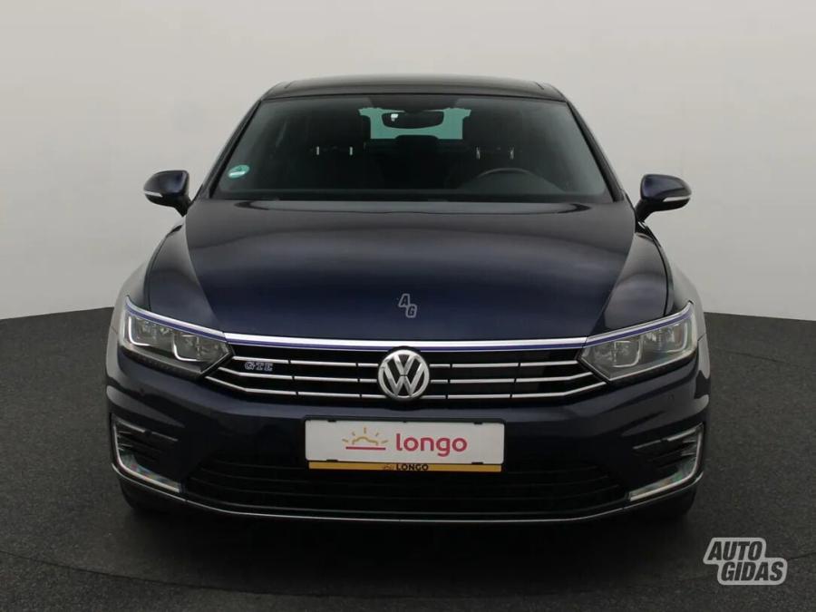 Zils Volkswagen Passat B8 2016 Viļņa, ar dzinēja tilpumu 1.40 L un nobraukumu 210 tūkst. km par 12299 €, foto 4 vietnē AUTOMOTO.COM.LV