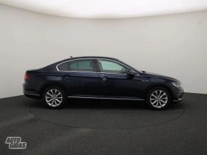 Zils Volkswagen Passat B8 2016 Viļņa, ar dzinēja tilpumu 1.40 L un nobraukumu 210 tūkst. km par 12299 €, foto 10 vietnē AUTOMOTO.COM.LV