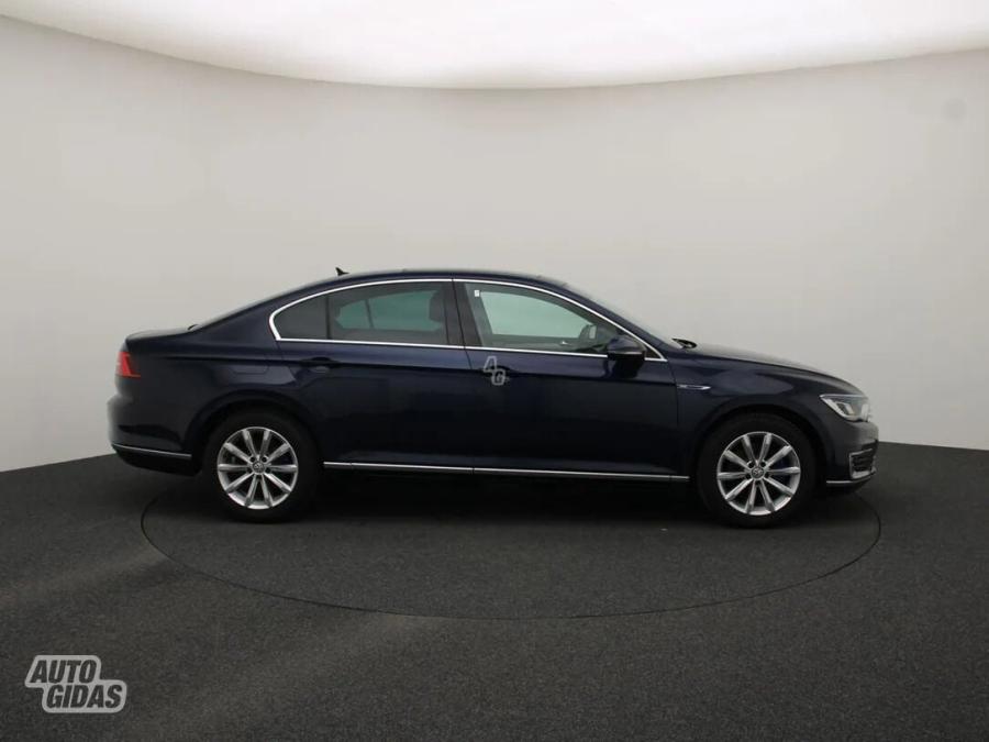 Zils Volkswagen Passat B8 2016 Viļņa, ar dzinēja tilpumu 1.40 L un nobraukumu 210 tūkst. km par 12299 €, foto 10 vietnē AUTOMOTO.COM.LV