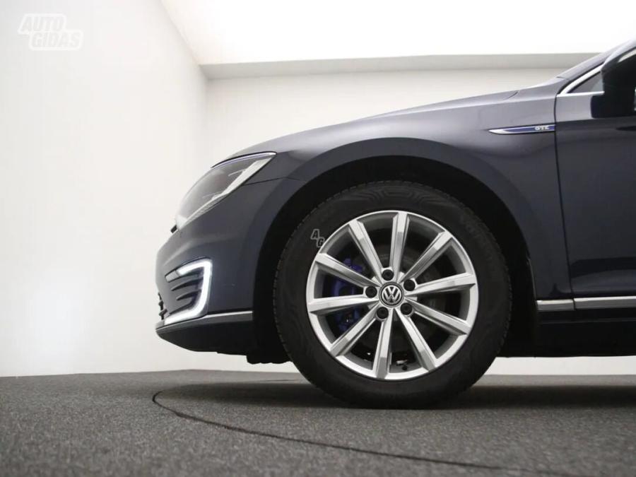 Zils Volkswagen Passat B8 2016 Viļņa, ar dzinēja tilpumu 1.40 L un nobraukumu 210 tūkst. km par 12299 €, foto 29 vietnē AUTOMOTO.COM.LV