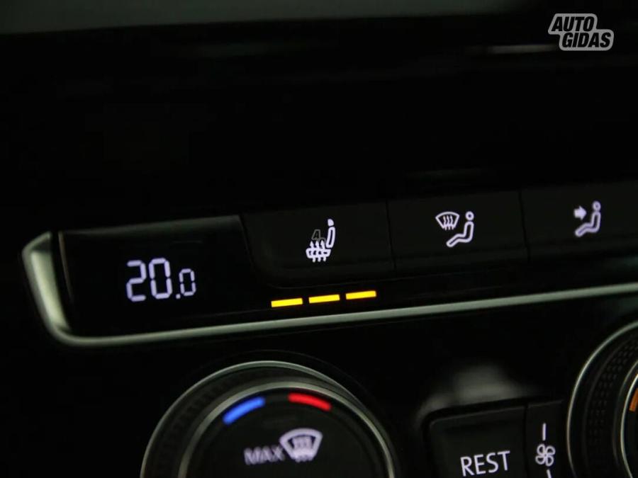 Zils Volkswagen Passat B8 2016 Viļņa, ar dzinēja tilpumu 1.40 L un nobraukumu 210 tūkst. km par 12299 €, foto 31 vietnē AUTOMOTO.COM.LV
