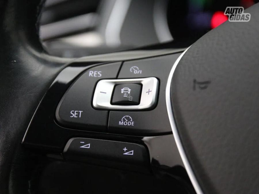 Zils Volkswagen Passat B8 2016 Viļņa, ar dzinēja tilpumu 1.40 L un nobraukumu 210 tūkst. km par 12299 €, foto 34 vietnē AUTOMOTO.COM.LV