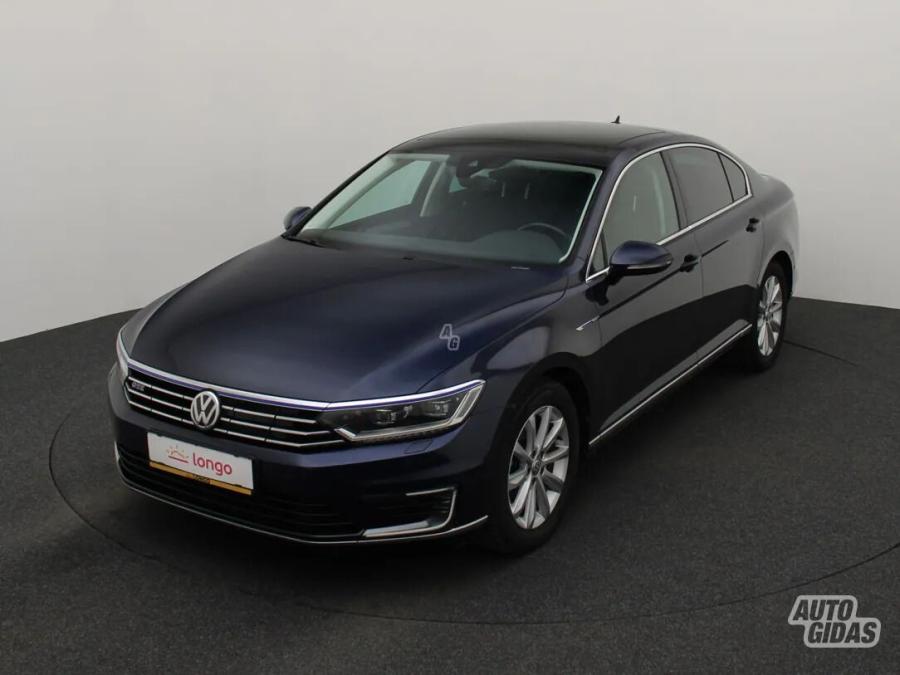 Zils Volkswagen Passat B8 2016 Viļņa, ar dzinēja tilpumu 1.40 L un nobraukumu 221 tūkst. km par 12399 €, foto 1 vietnē AUTOMOTO.COM.LV