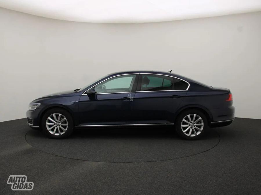 Zils Volkswagen Passat B8 2016 Viļņa, ar dzinēja tilpumu 1.40 L un nobraukumu 221 tūkst. km par 12399 €, foto 7 vietnē AUTOMOTO.COM.LV