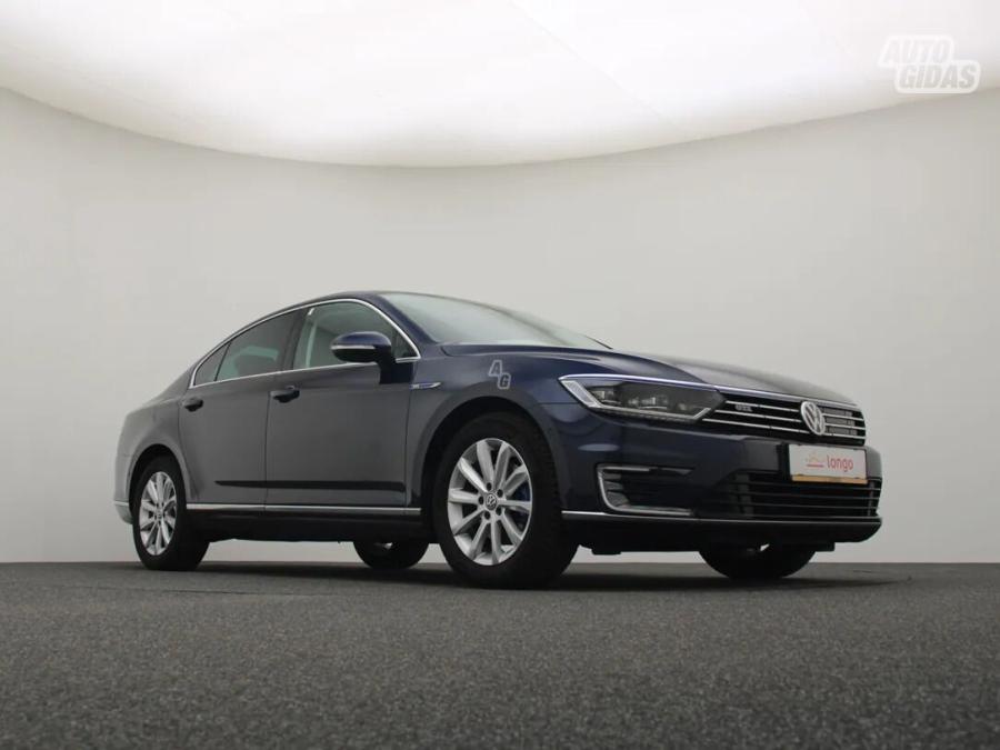 Zils Volkswagen Passat B8 2016 Viļņa, ar dzinēja tilpumu 1.40 L un nobraukumu 221 tūkst. km par 12399 €, foto 12 vietnē AUTOMOTO.COM.LV