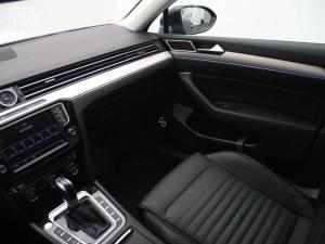 Zils Volkswagen Passat B8 2016 Viļņa, ar dzinēja tilpumu 1.40 L un nobraukumu 221 tūkst. km par 12399 €, foto 22 vietnē AUTOMOTO.COM.LV