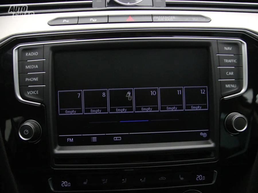Zils Volkswagen Passat B8 2016 Viļņa, ar dzinēja tilpumu 1.40 L un nobraukumu 221 tūkst. km par 12399 €, foto 23 vietnē AUTOMOTO.COM.LV