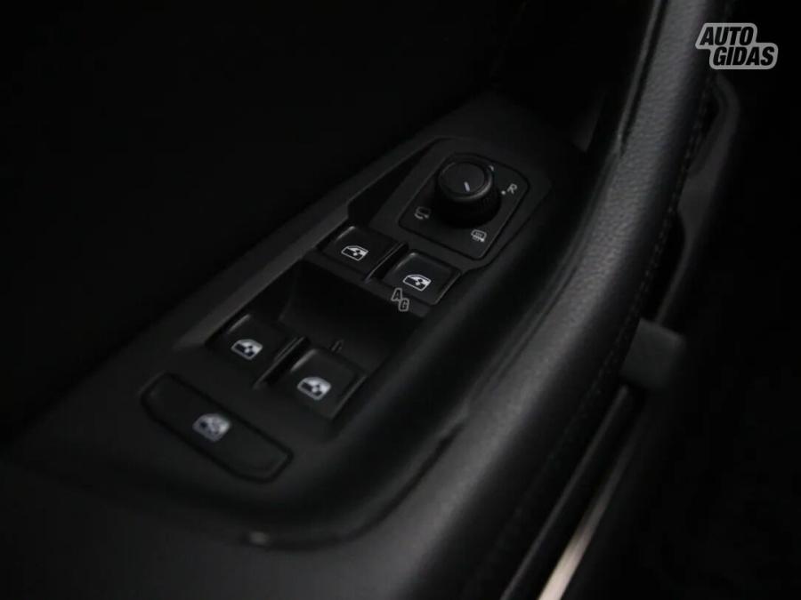 Zils Volkswagen Passat B8 2016 Viļņa, ar dzinēja tilpumu 1.40 L un nobraukumu 221 tūkst. km par 12399 €, foto 27 vietnē AUTOMOTO.COM.LV