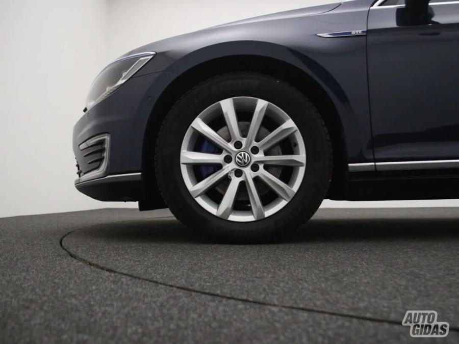 Zils Volkswagen Passat B8 2016 Viļņa, ar dzinēja tilpumu 1.40 L un nobraukumu 221 tūkst. km par 12399 €, foto 29 vietnē AUTOMOTO.COM.LV