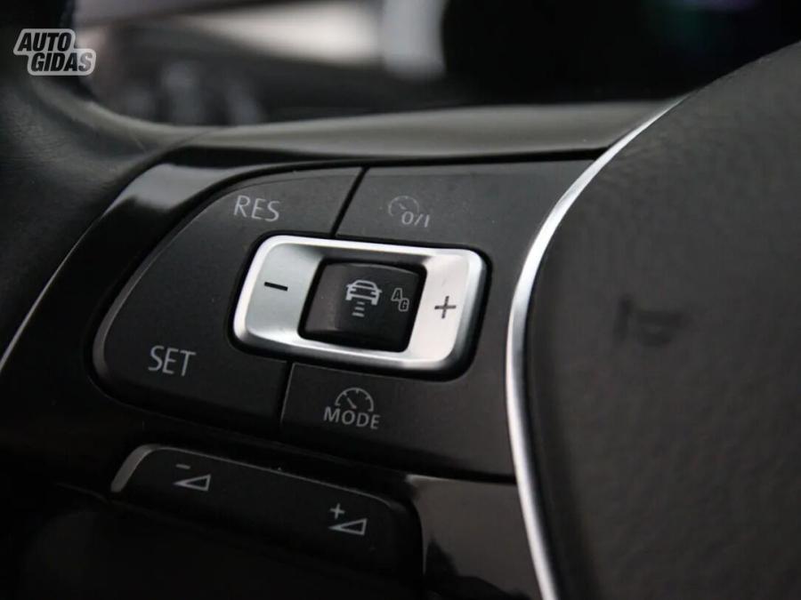 Zils Volkswagen Passat B8 2016 Viļņa, ar dzinēja tilpumu 1.40 L un nobraukumu 221 tūkst. km par 12399 €, foto 31 vietnē AUTOMOTO.COM.LV