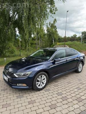Blue Volkswagen Passat B8 2016 in Dobele, with an engine capacity of 2.00 L and mileage of 302 thousand km for 8500 €, photo 4 on AUTOMOTO.COM.LV