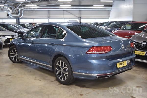 Blue Volkswagen Passat B8 2017 in Riga, with an engine capacity of 1.80 L and mileage of 162 thousand km for 11500 €, photo 2 on AUTOMOTO.COM.LV