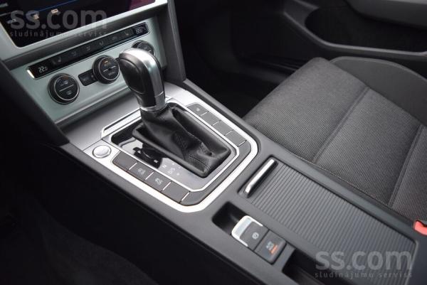 Blue Volkswagen Passat B8 2017 in Riga, with an engine capacity of 1.80 L and mileage of 162 thousand km for 11500 €, photo 5 on AUTOMOTO.COM.LV