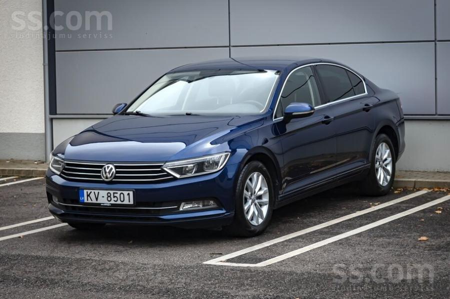 Blue Volkswagen Passat B8 2017 in Riga, with an engine capacity of 2.00 L and mileage of 228 thousand km for 8990 €, photo 1 on AUTOMOTO.COM.LV