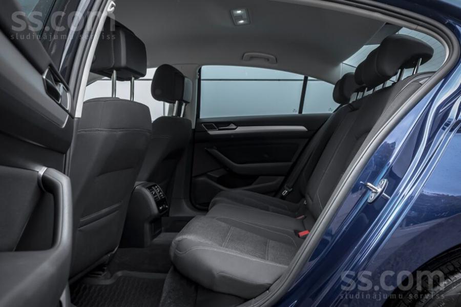 Blue Volkswagen Passat B8 2017 in Riga, with an engine capacity of 2.00 L and mileage of 228 thousand km for 8990 €, photo 12 on AUTOMOTO.COM.LV