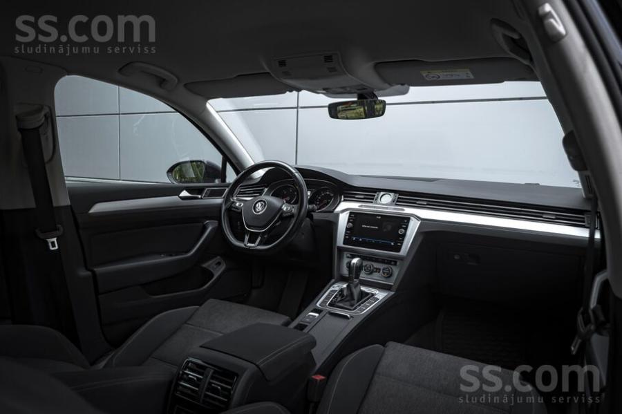 Blue Volkswagen Passat B8 2017 in Riga, with an engine capacity of 2.00 L and mileage of 228 thousand km for 8990 €, photo 15 on AUTOMOTO.COM.LV