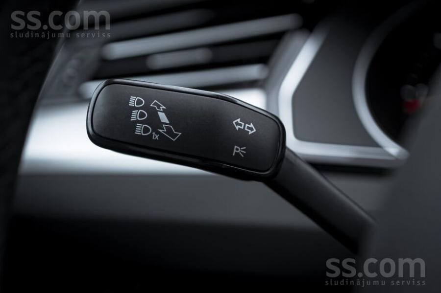 Blue Volkswagen Passat B8 2017 in Riga, with an engine capacity of 2.00 L and mileage of 228 thousand km for 8990 €, photo 17 on AUTOMOTO.COM.LV