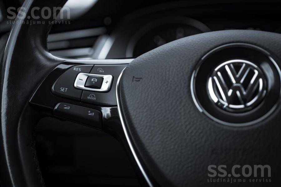 Blue Volkswagen Passat B8 2017 in Riga, with an engine capacity of 2.00 L and mileage of 228 thousand km for 8990 €, photo 18 on AUTOMOTO.COM.LV