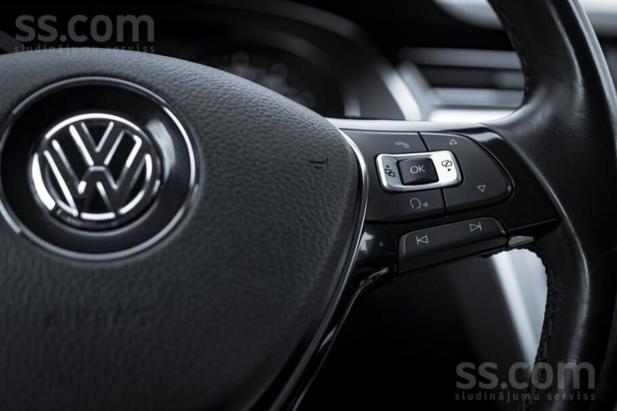 Blue Volkswagen Passat B8 2017 in Riga, with an engine capacity of 2.00 L and mileage of 228 thousand km for 8990 €, photo 20 on AUTOMOTO.COM.LV